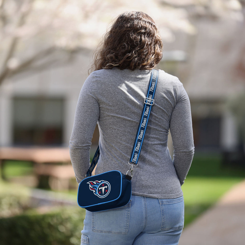 Tennessee Titans Team Logo Crossbody Bag FOCO