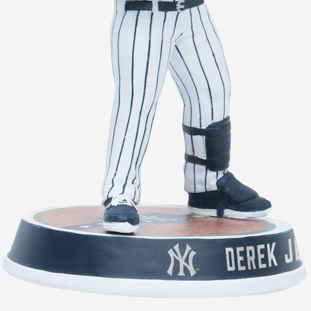 Derek Jeter New York Yankees Field Stripe Bighead Bobblehead FOCO