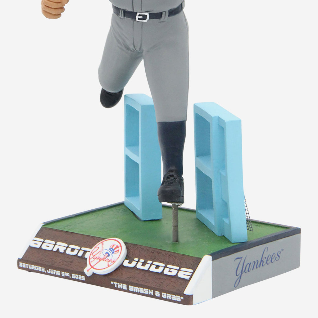 Aaron Judge New York Yankees Wall Busting Catch Bobblehead FOCO