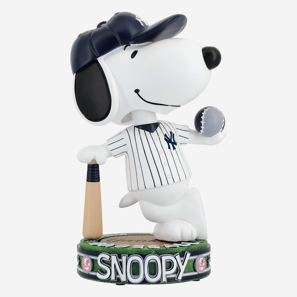 New York Yankees Snoopy Peanuts Batter Up Bighead Bobblehead FOCO