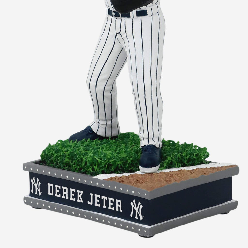 Derek Jeter New York Yankees Field Star Bobblehead FOCO