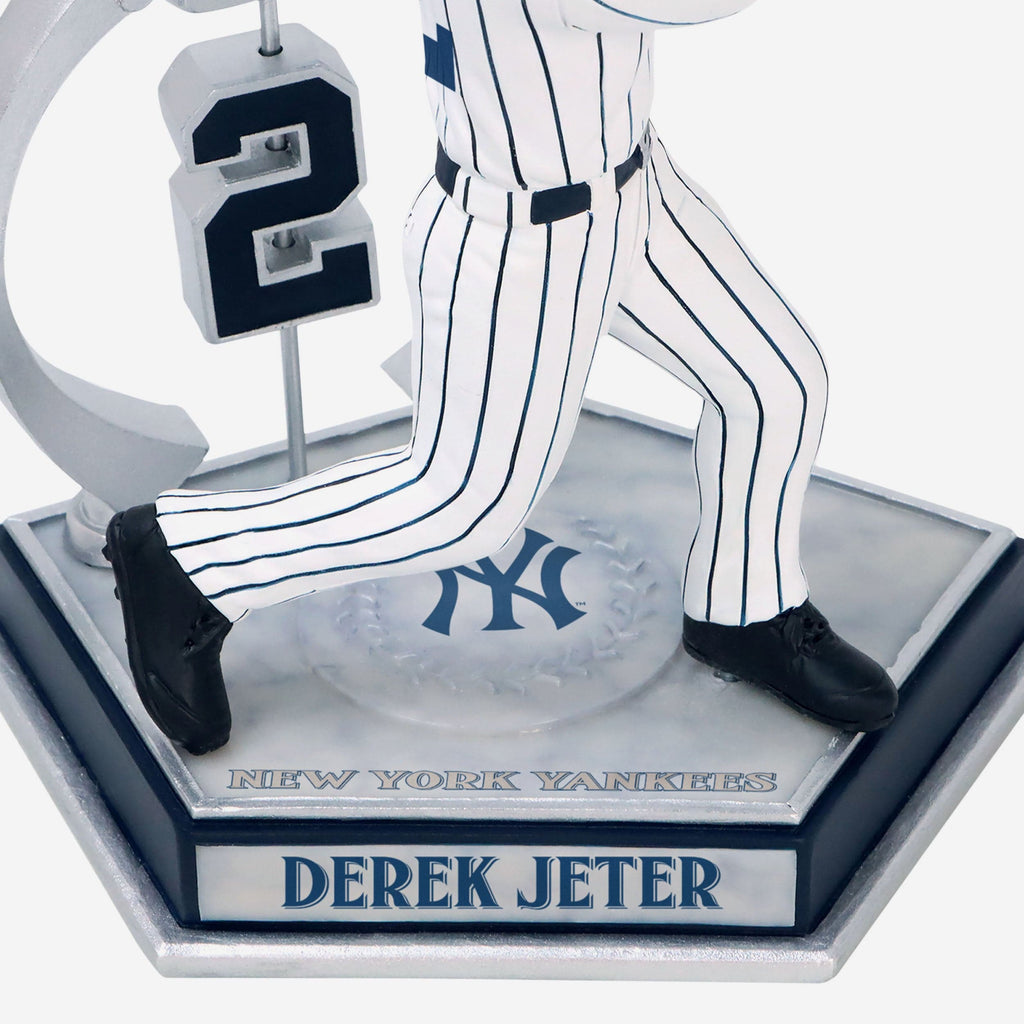 Derek Jeter New York Yankees Legendary Number 2 Bobblehead FOCO