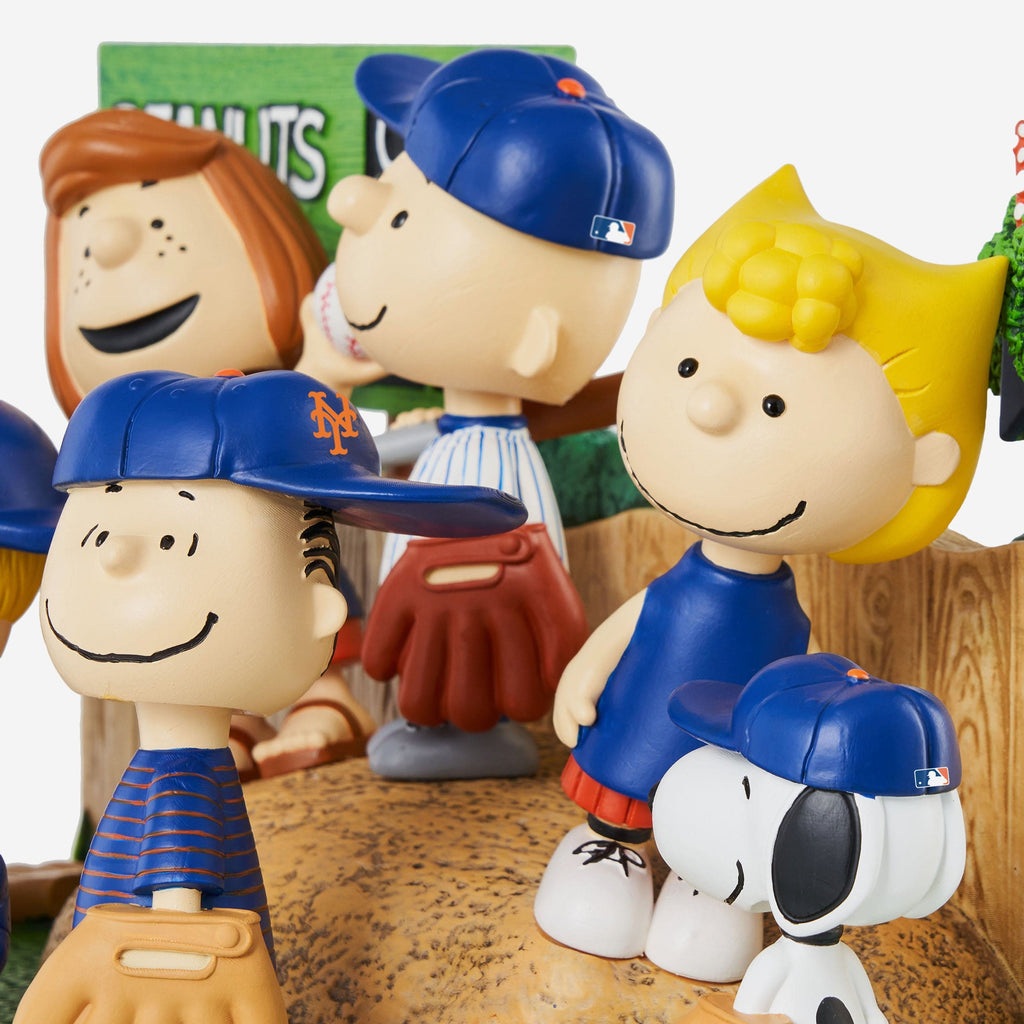 New York Mets Peanuts Gang Baseball Field Mini Bobblehead Scene FOCO
