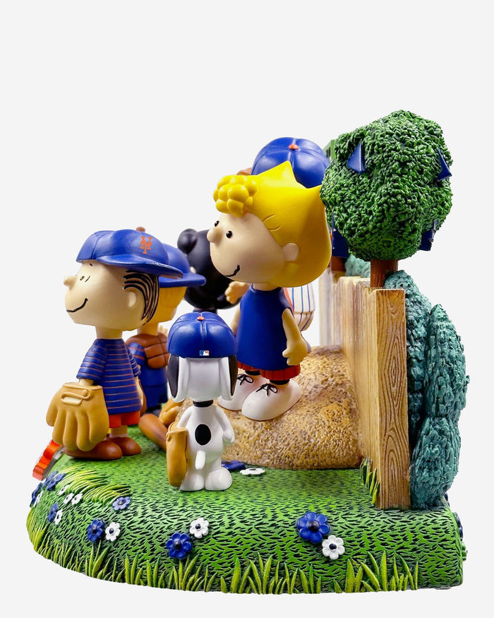 New York Mets Peanuts Gang Baseball Field Mini Bobblehead Scene FOCO
