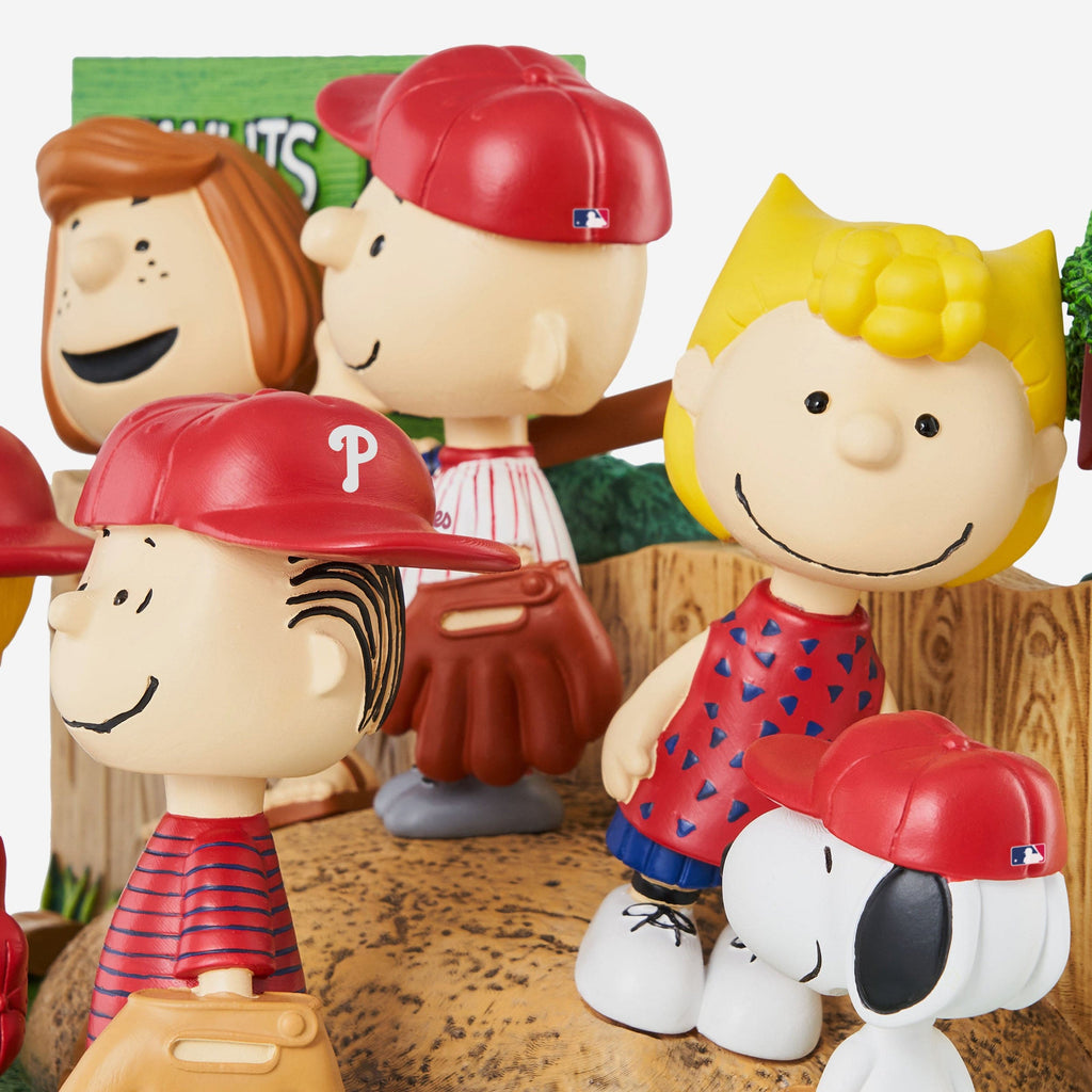 Philadelphia Phillies Peanuts Gang Baseball Field Mini Bobblehead Scen FOCO