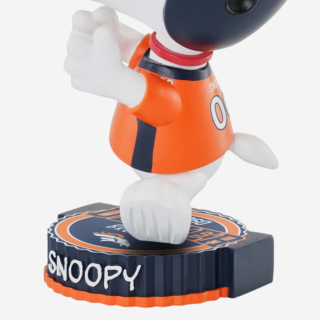 Denver Broncos Snoopy Peanuts Bighead Bobblehead FOCO