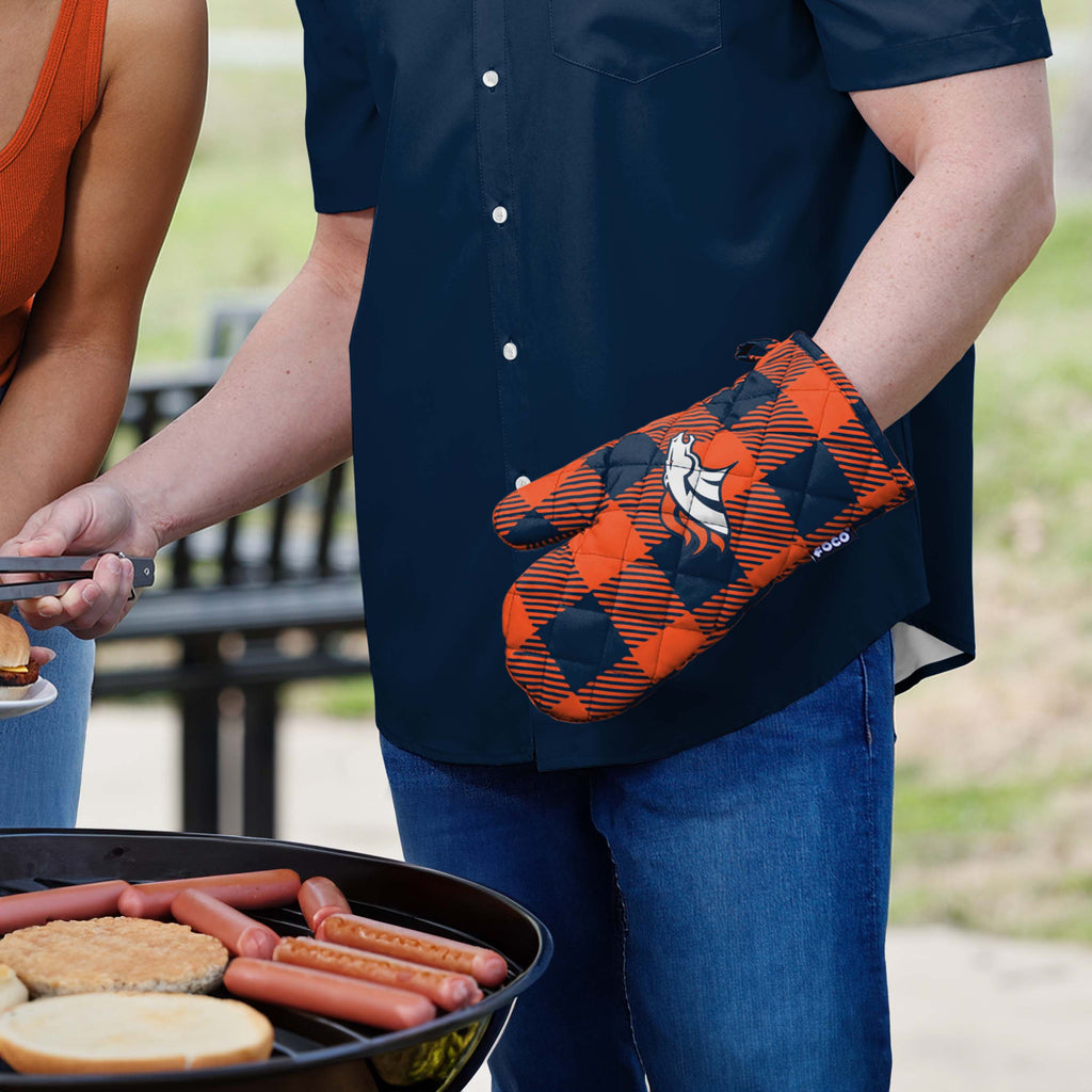 Denver Broncos Plaid Oven Mitt FOCO