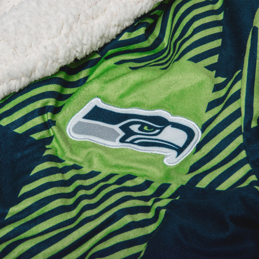 Seattle Seahawks Lounge Life Reversible Robe FOCO